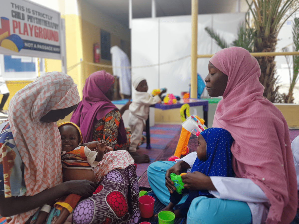 L’intégration de la rééducation pédiatrique dans la prise en charge de la malnutrition sévère ...